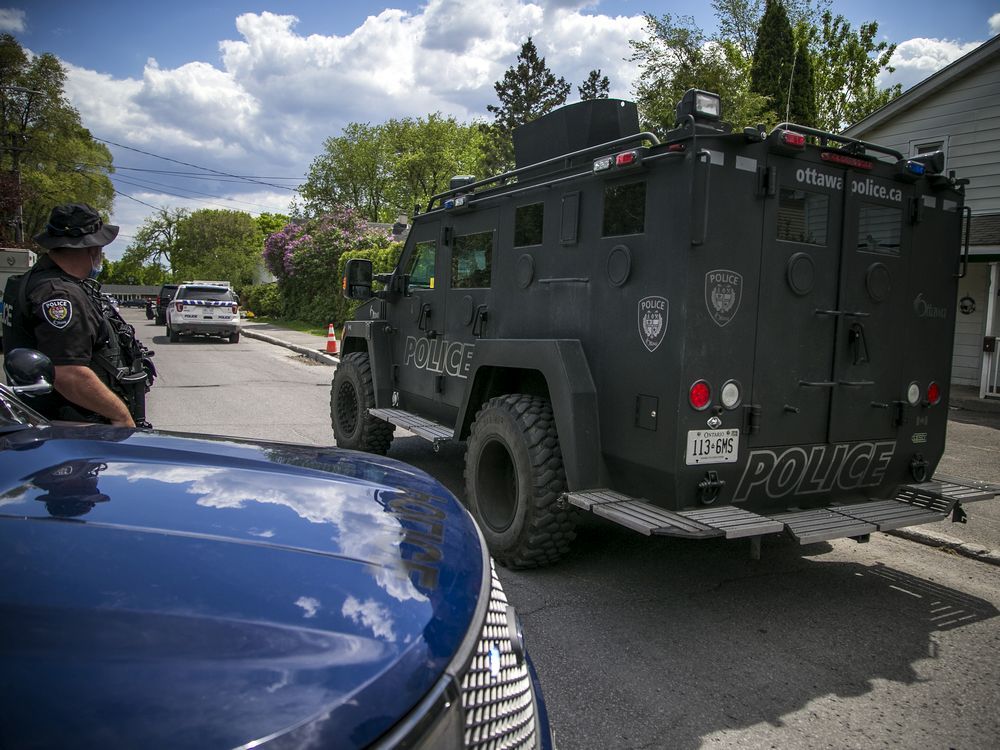 Photos: Police conduct major operation in Ottawa East | Ottawa Citizen
