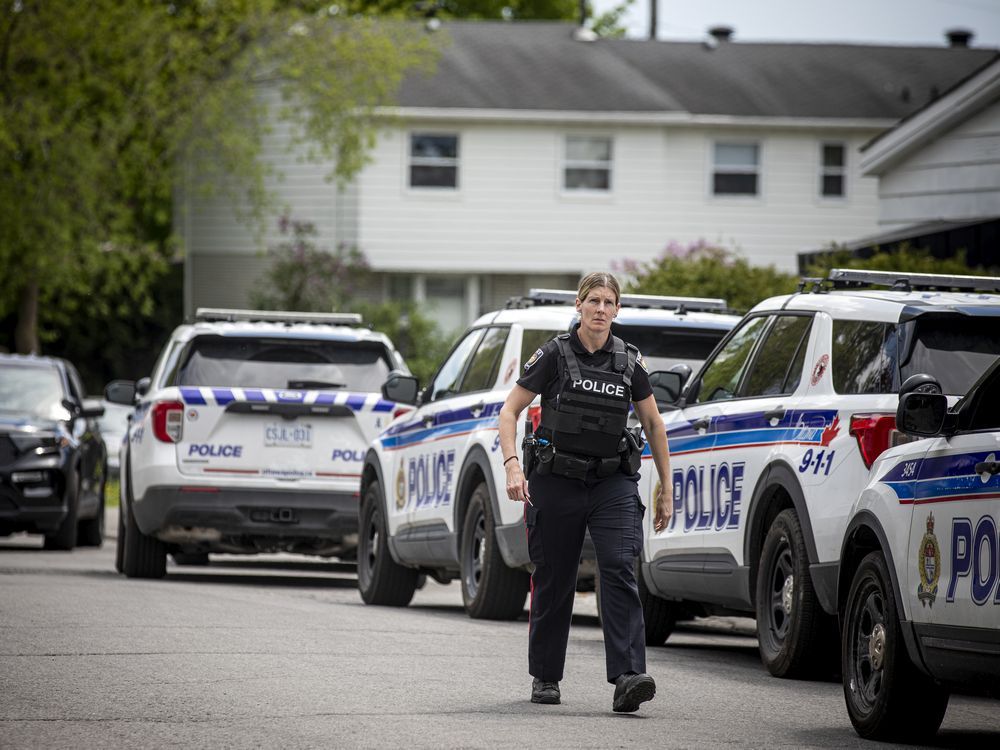 Photos: Police conduct major operation in Ottawa East | Ottawa Citizen