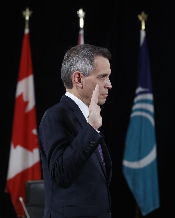 Mayor, councillors sworn in at city hall | Ottawa Citizen