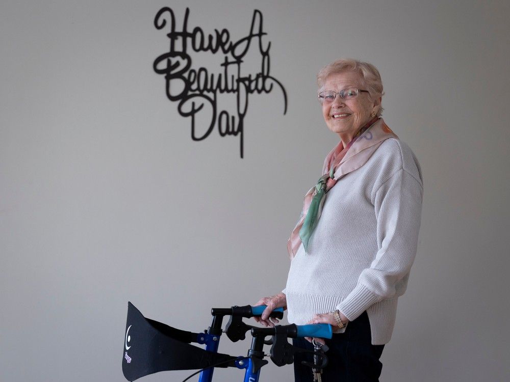 Deachman: Miss Posture 1947 still the picture of poise | Ottawa Citizen