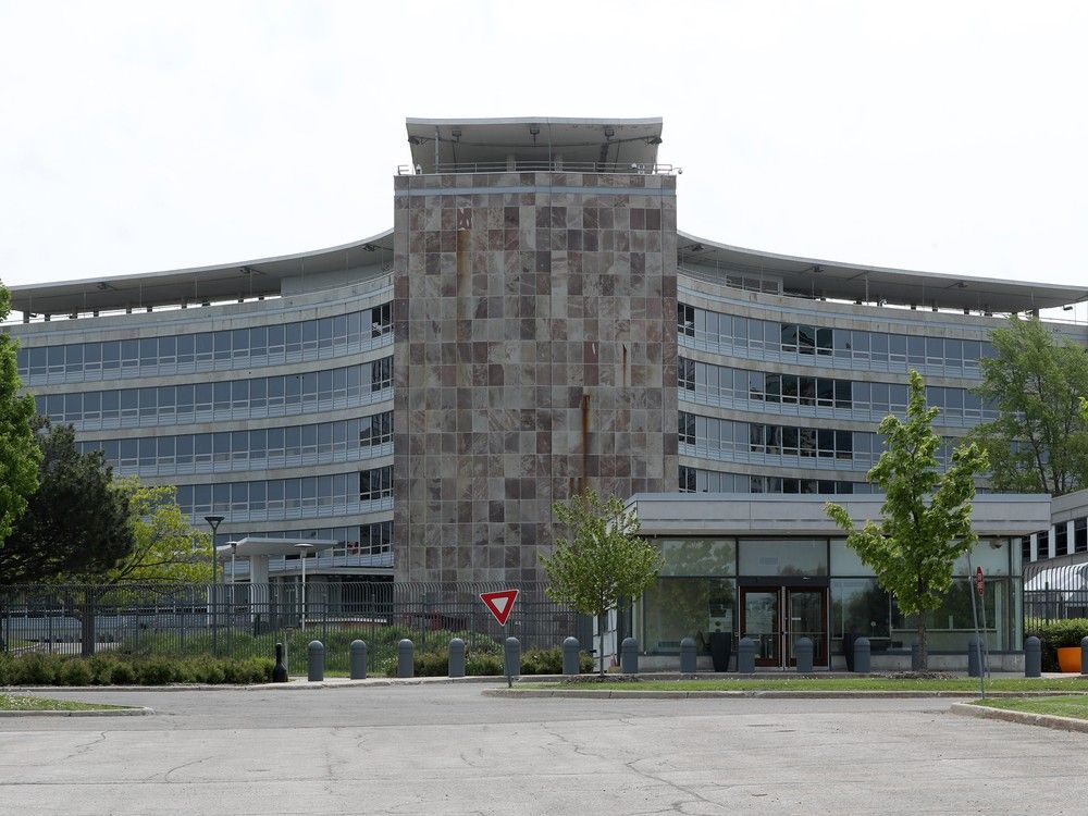 Federal government to dispose of 10 buildings in the capital region ...