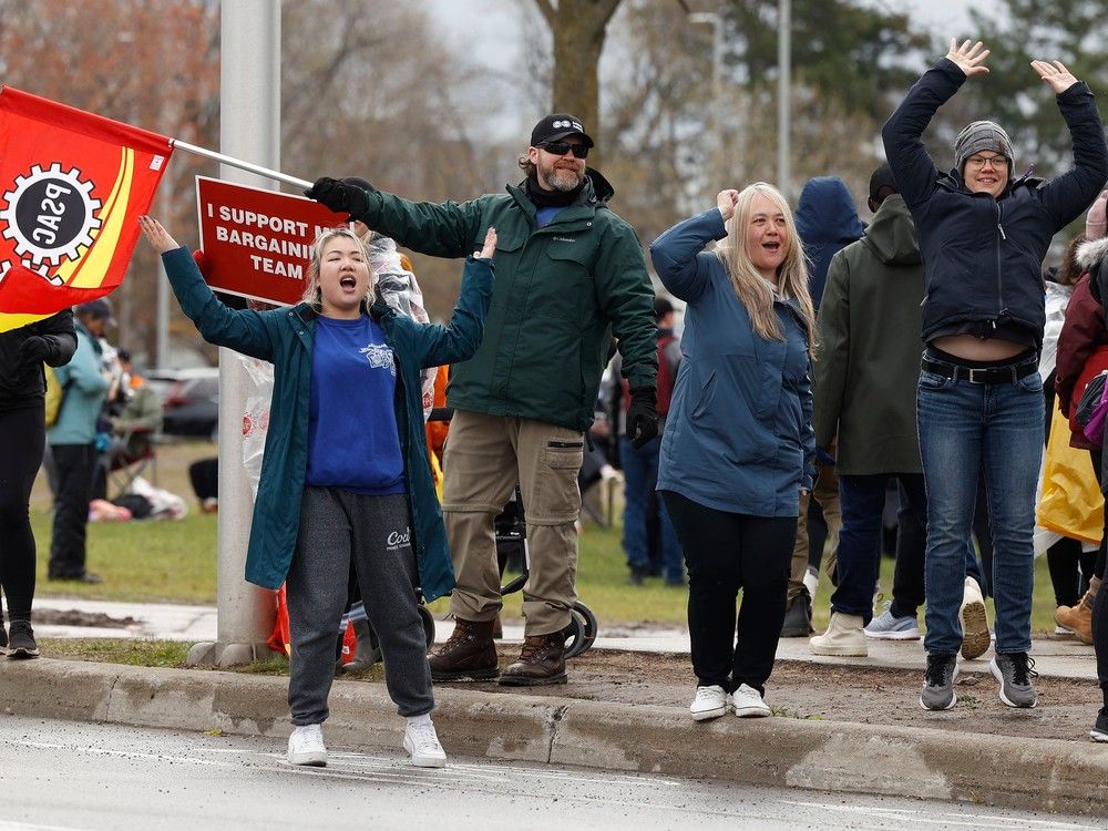 CRA and union reach a tentative deal, ending strike action. | Ottawa ...