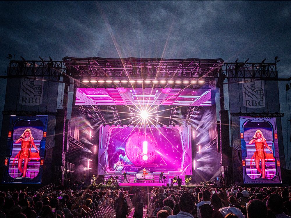 Ottawa Citizen Social Scene at Bluesfest | Ottawa Citizen