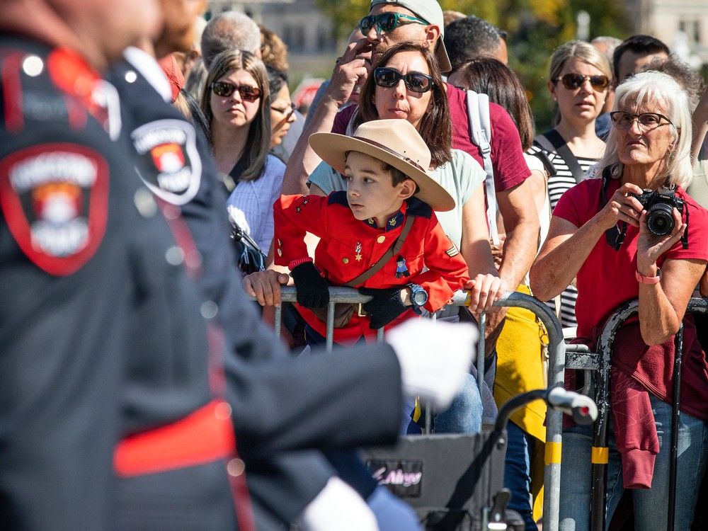 Thousands gather to remember fallen officers | Ottawa Citizen