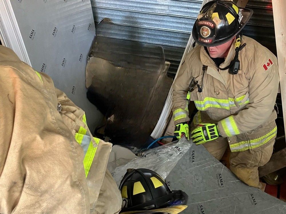 Firefighters use ingenious method to free trapped worker | Ottawa Citizen