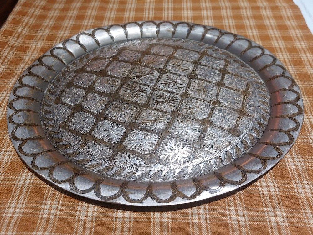 Plate reflects on store ceilings | Ottawa Citizen