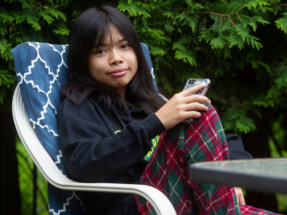 Cellphones in schools: Will banning them help students? | Ottawa Citizen