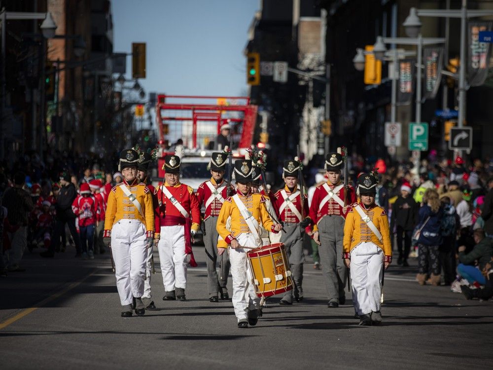 Crowds line downtown Ottawa streets for Santa toy parade | Ottawa Citizen