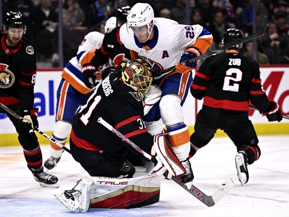 Tim Stutzle takes puck to face, Ottawa Senators fall to Islanders ...