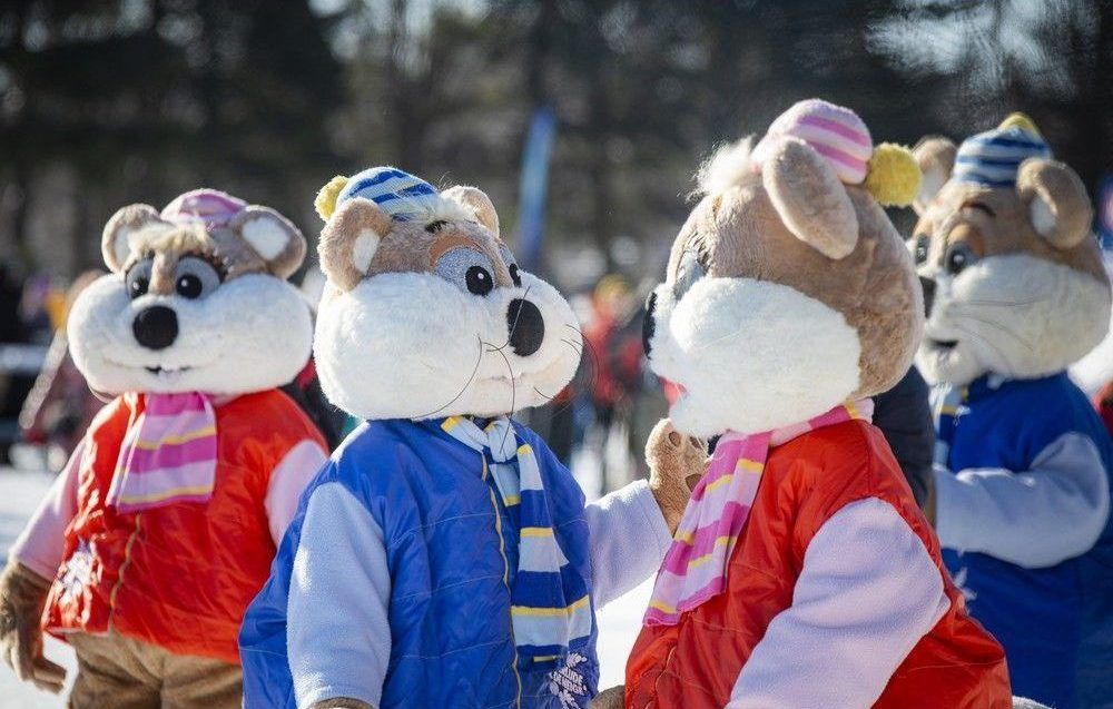 What does it take to be an Ice Hog at Winterlude? | Ottawa Citizen