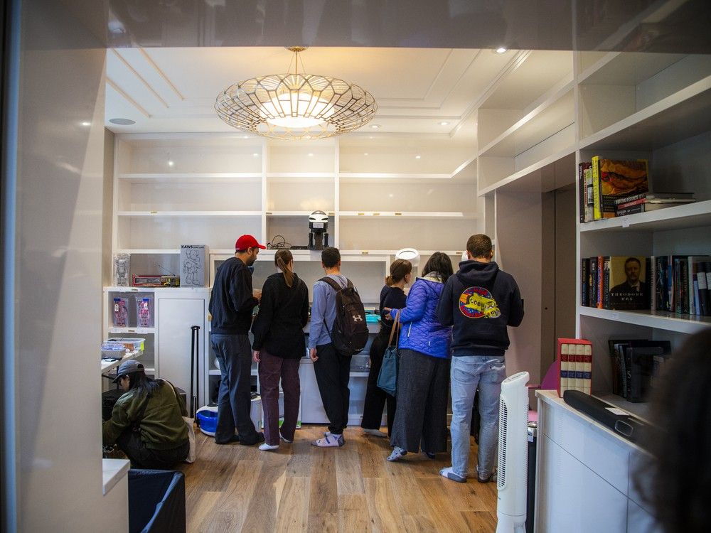 Ottawa estate sale gives glimpse into entrepreneur's life | Ottawa Citizen