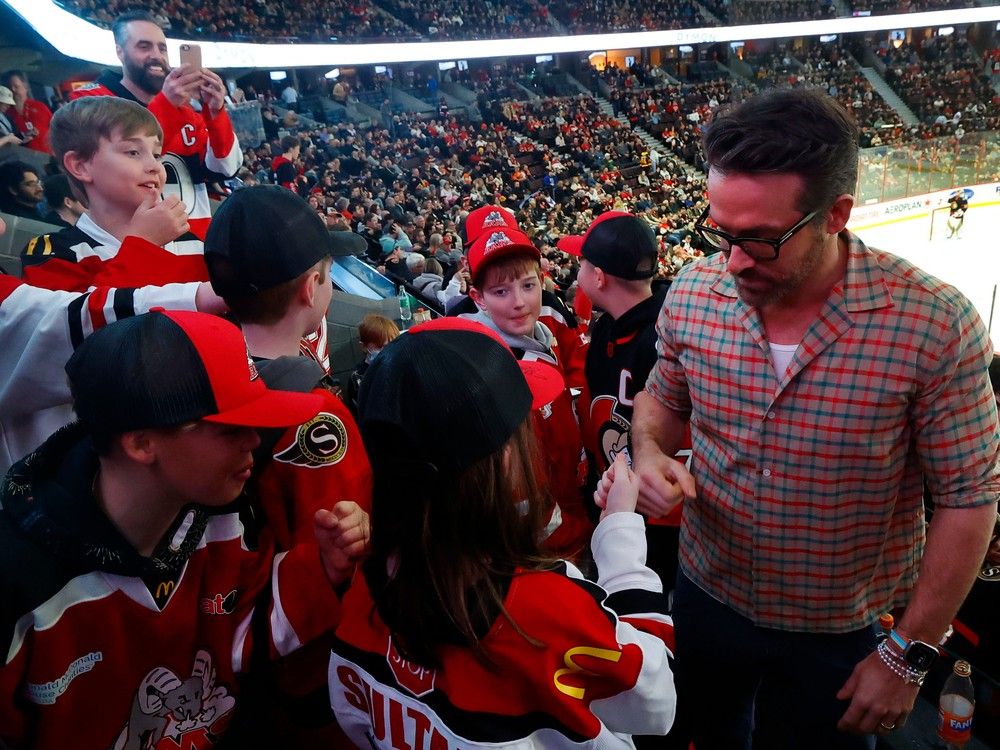 PHOTO GALLERY: Ryan Reynolds at the Senators game | Leduc Representative