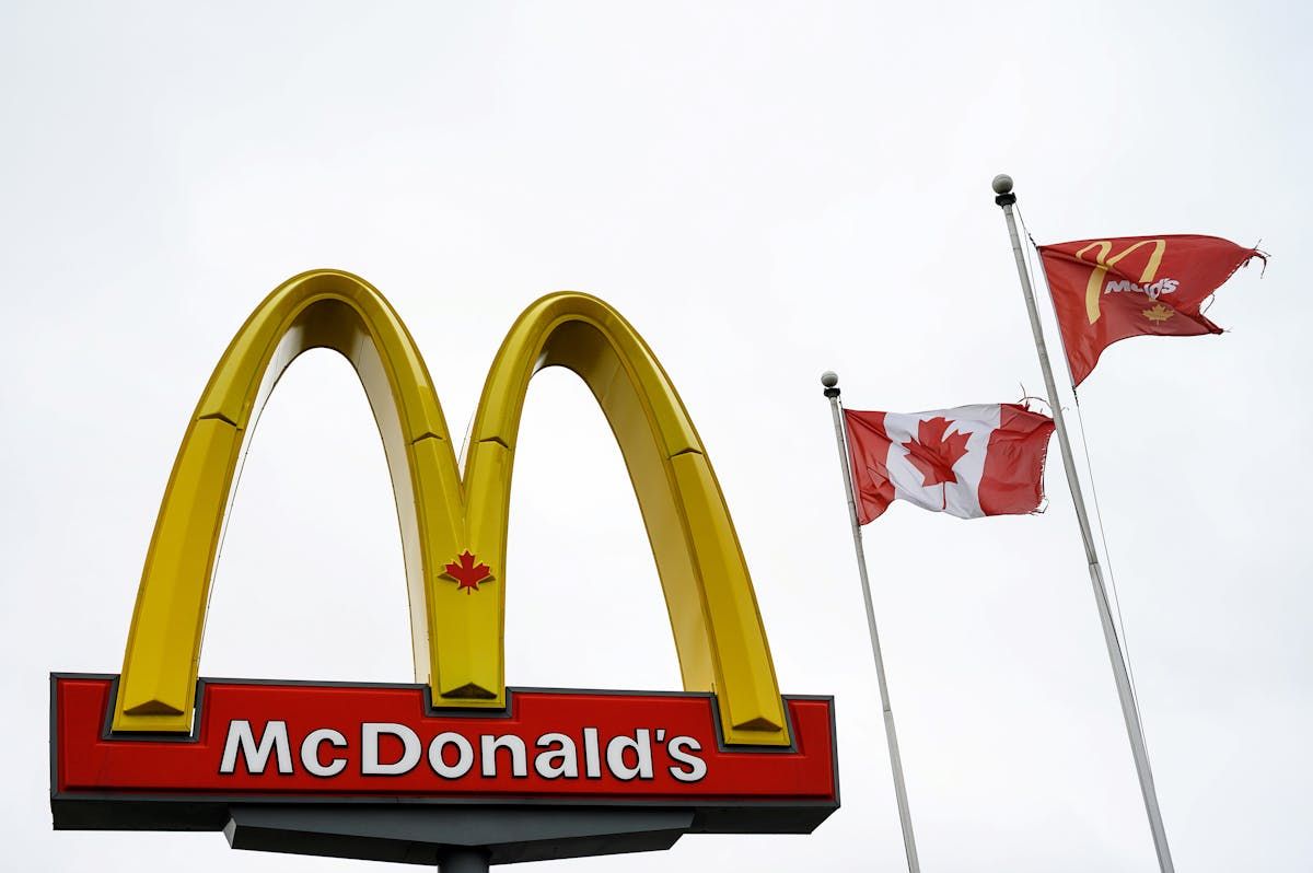 Canadian Mcdonalds Logo