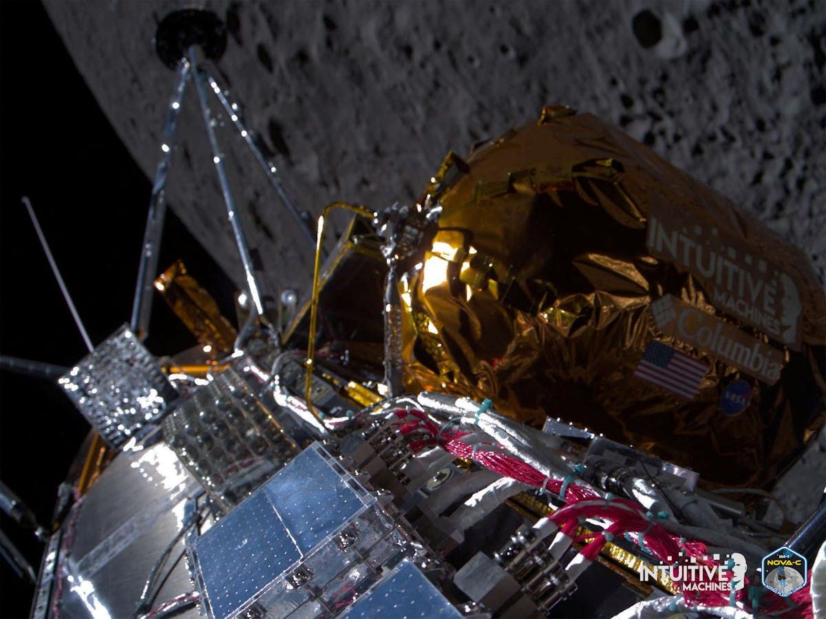 U S Achieves First Moon Landing In Half A Century With Private