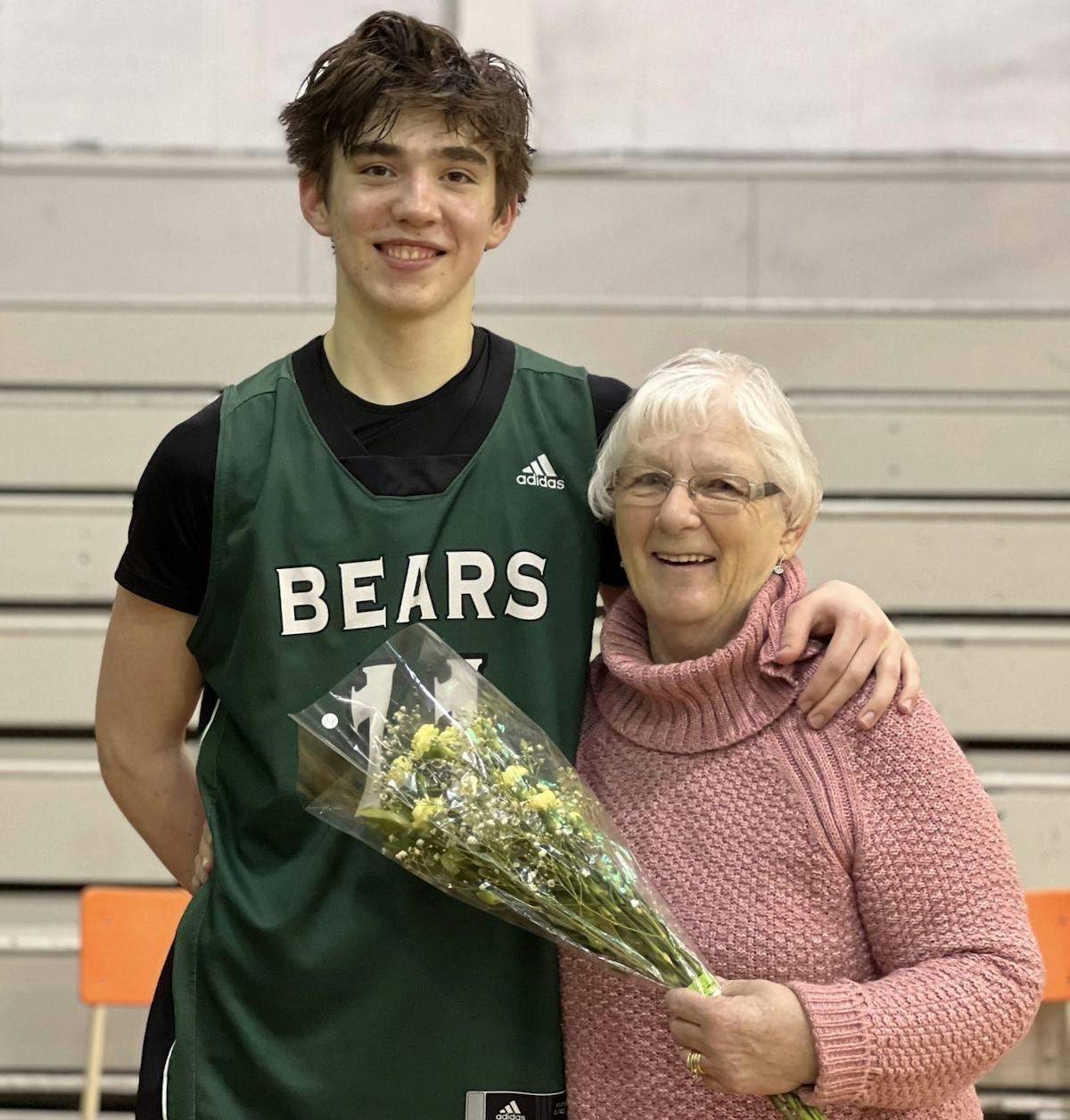 BEC Bears basketball player delivers act of kindness to fan during New ...