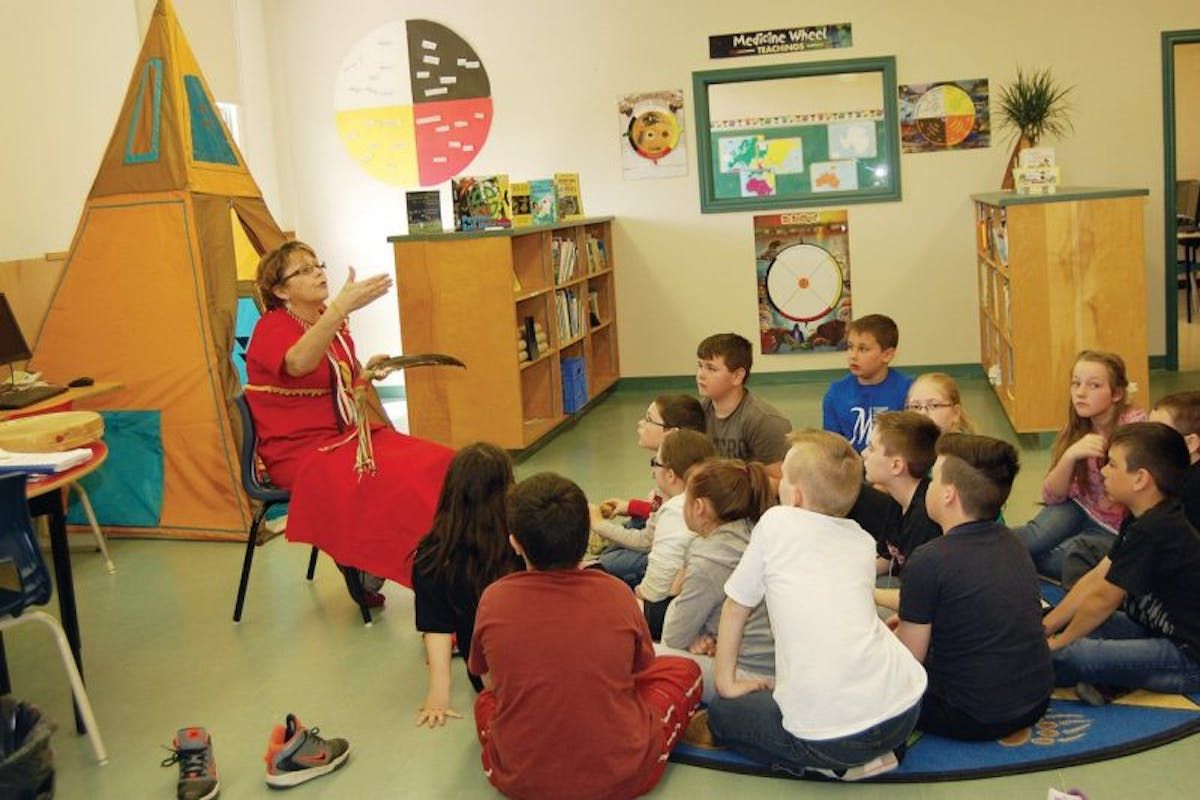 Students enjoy sharing knowledge of their aboriginal culture Gallery ...