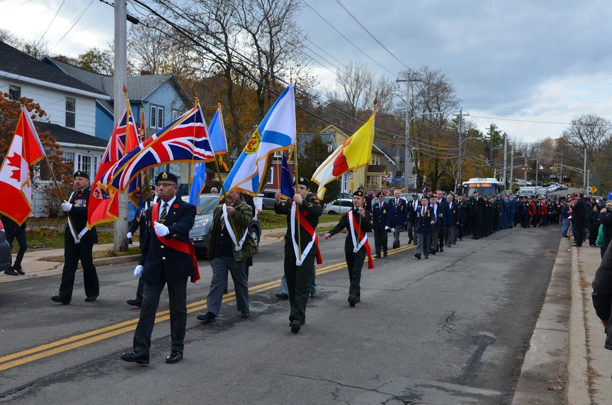 Lest we forget: Hundreds converge on Kentville cenotaph for Remembrance ...
