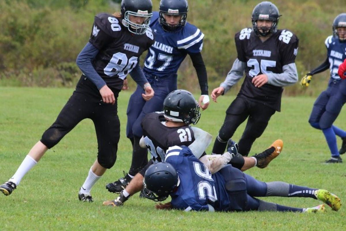 Avon View suffers 17-3 football home opener loss Gallery | PNI Atlantic ...