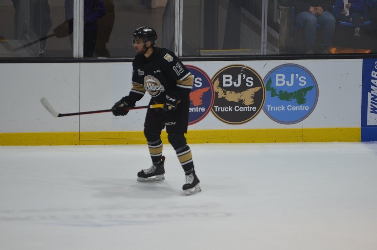 Biakabutuka makes an impact in return to Islanders' lineup | PNI ...