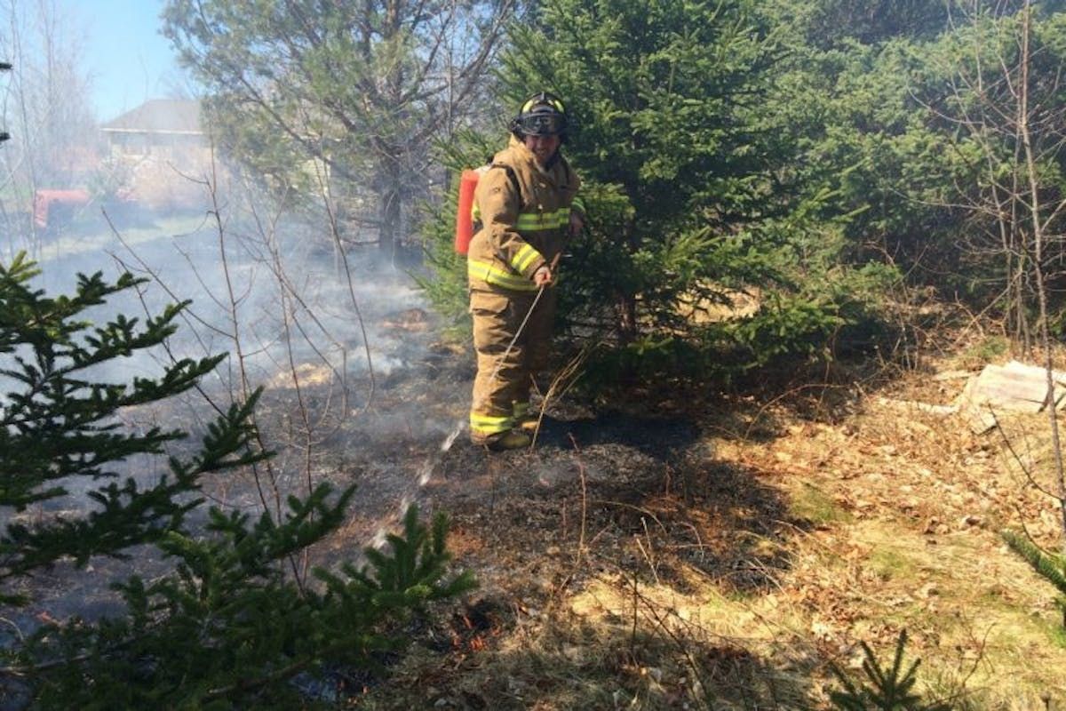 Digby firefighters extinguish grass fire on Lighthouse Road Gallery ...
