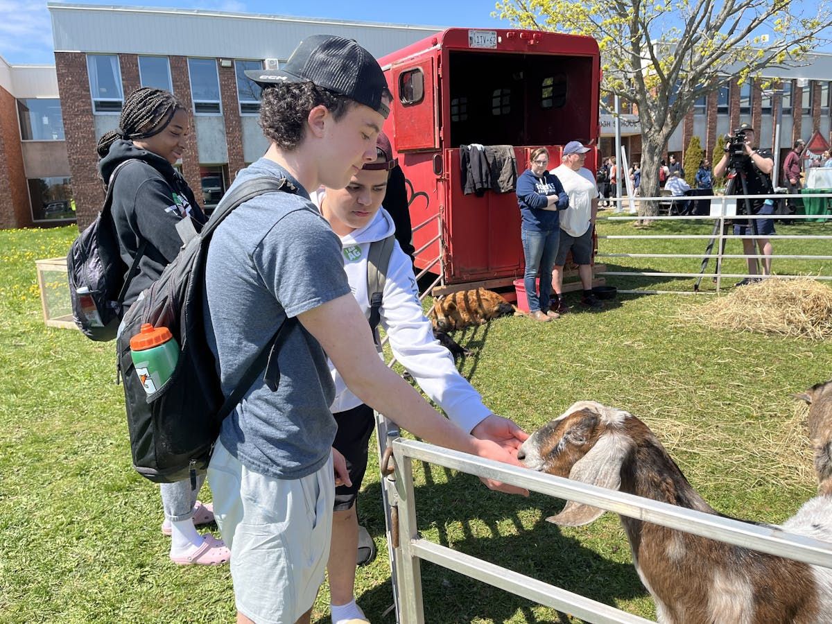 CHEERS AND JEERS: Cheers to father and son duo Gardiner and Taylor ...