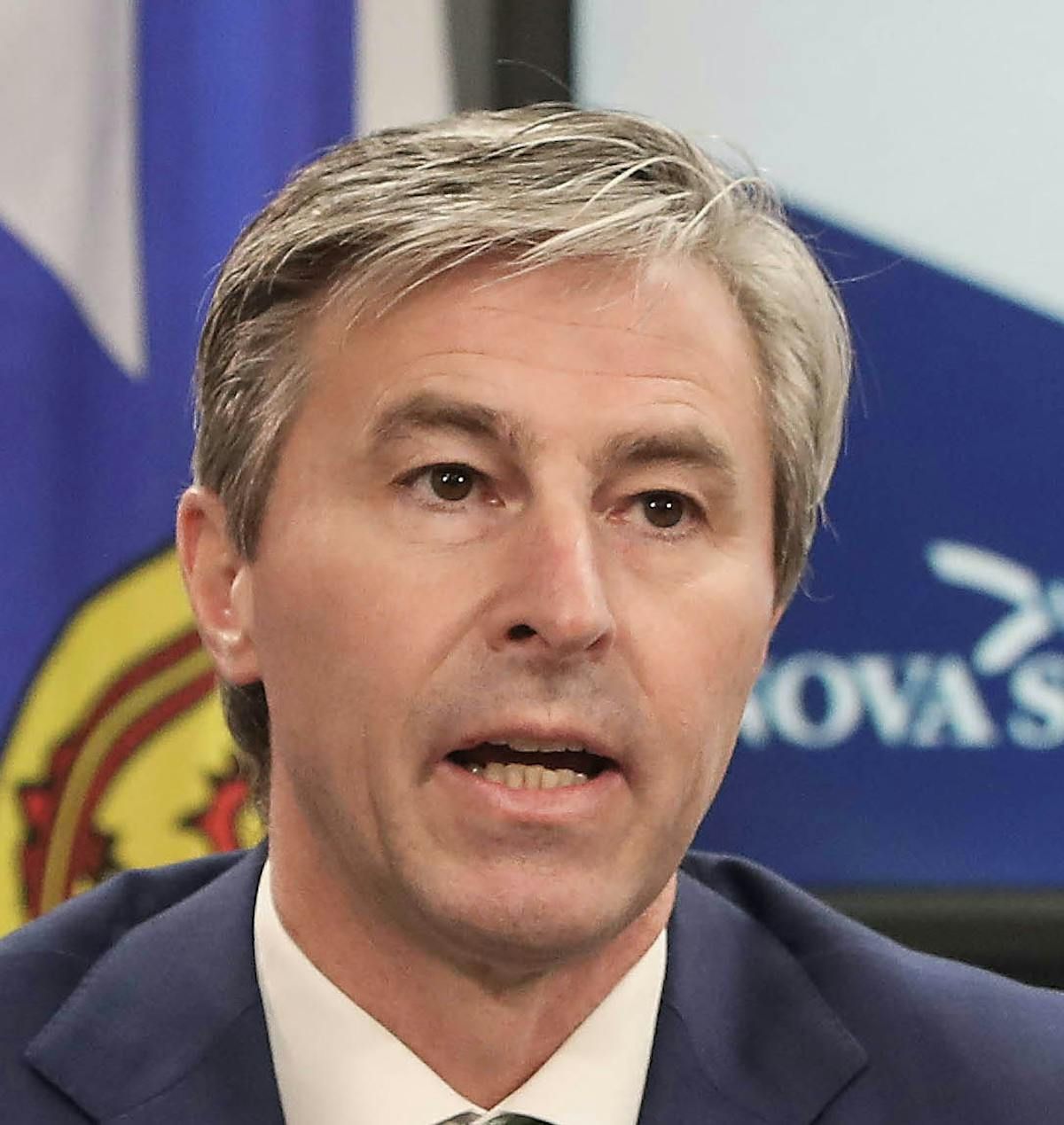 Fiddler Ashley MacIsaac got the call from N.S. premier, says date set to walk causeway | PNI ...