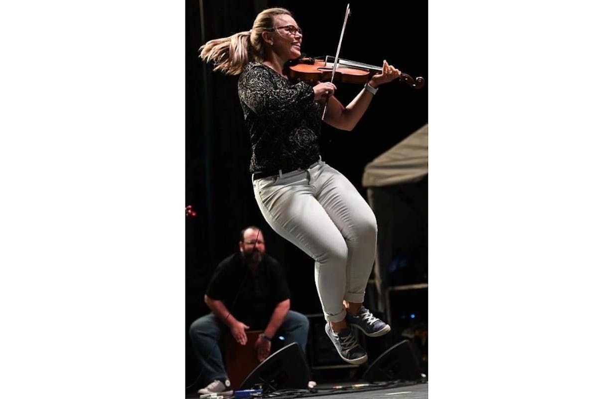 Cynthia MacLeod and Darlene Bradley to join Tip Er Back for ceilidh in ...