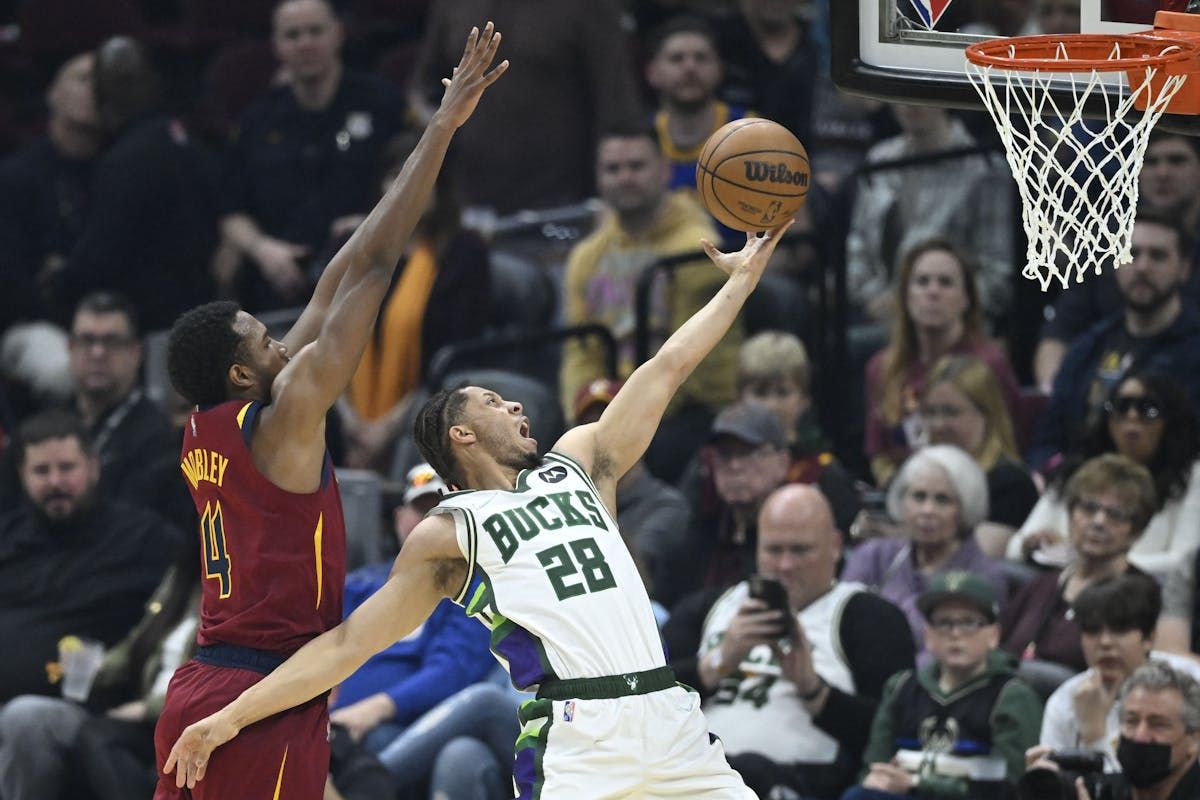 Dartmouth's Lindell Wigginton re-signs with Milwaukee Bucks | PNI ...