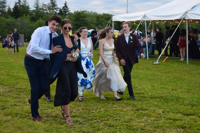 Dazzling July farm prom for CEC's class of 2021 following tough COVID ...