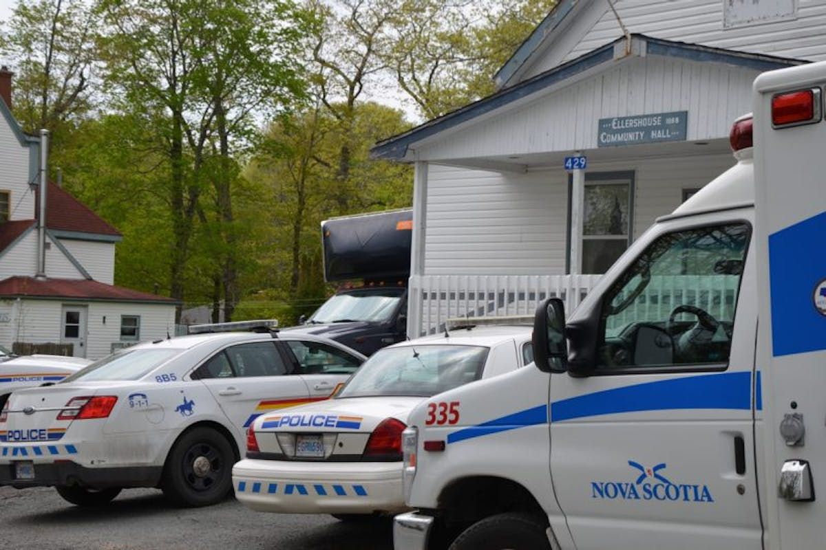 UPDATE: Man barricaded inside Ellershouse home, RCMP blocking road ...