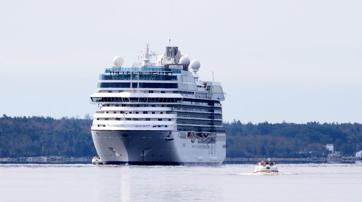 Fall cruise ship season starts in Shelburne with first of six visits ...