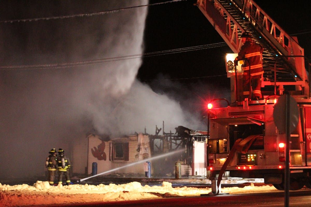 Fire destroys Waddell's Fish Mart in Summerside | PNI Atlantic News