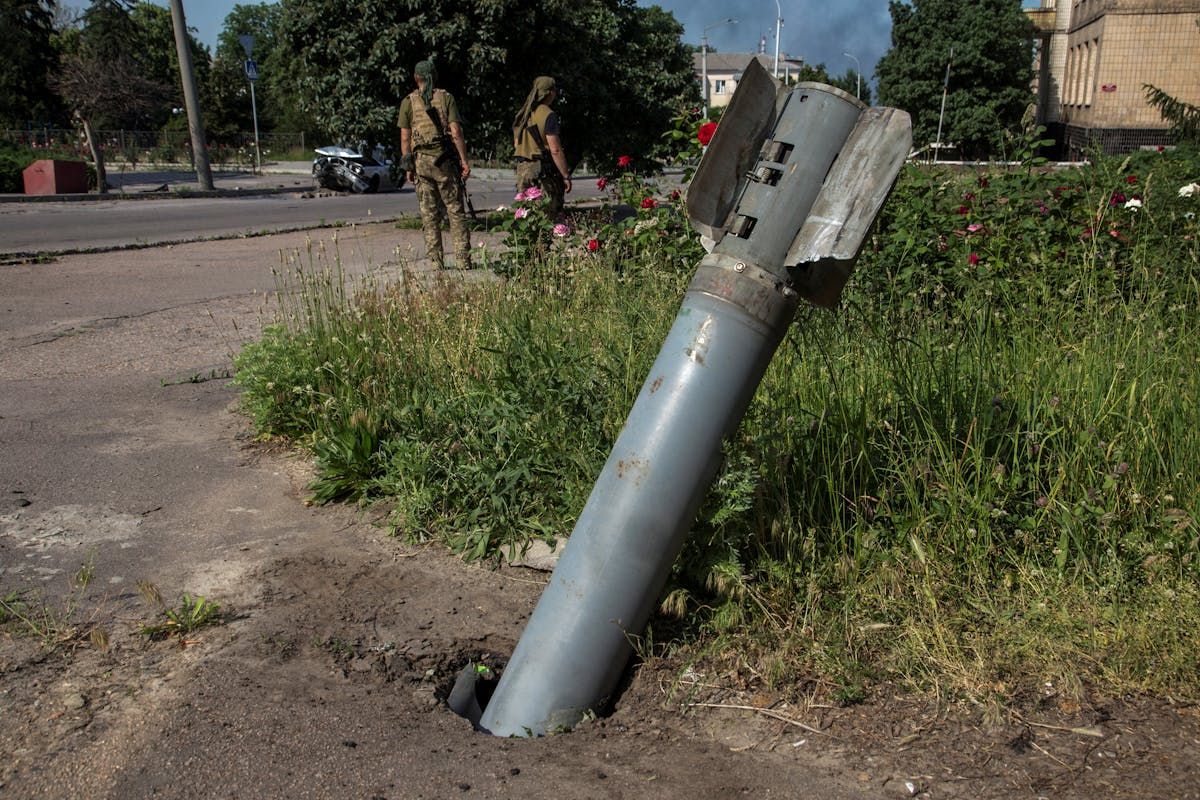 GWYNNE DYER: The slow American drip-feed of weapons could force Ukraine ...