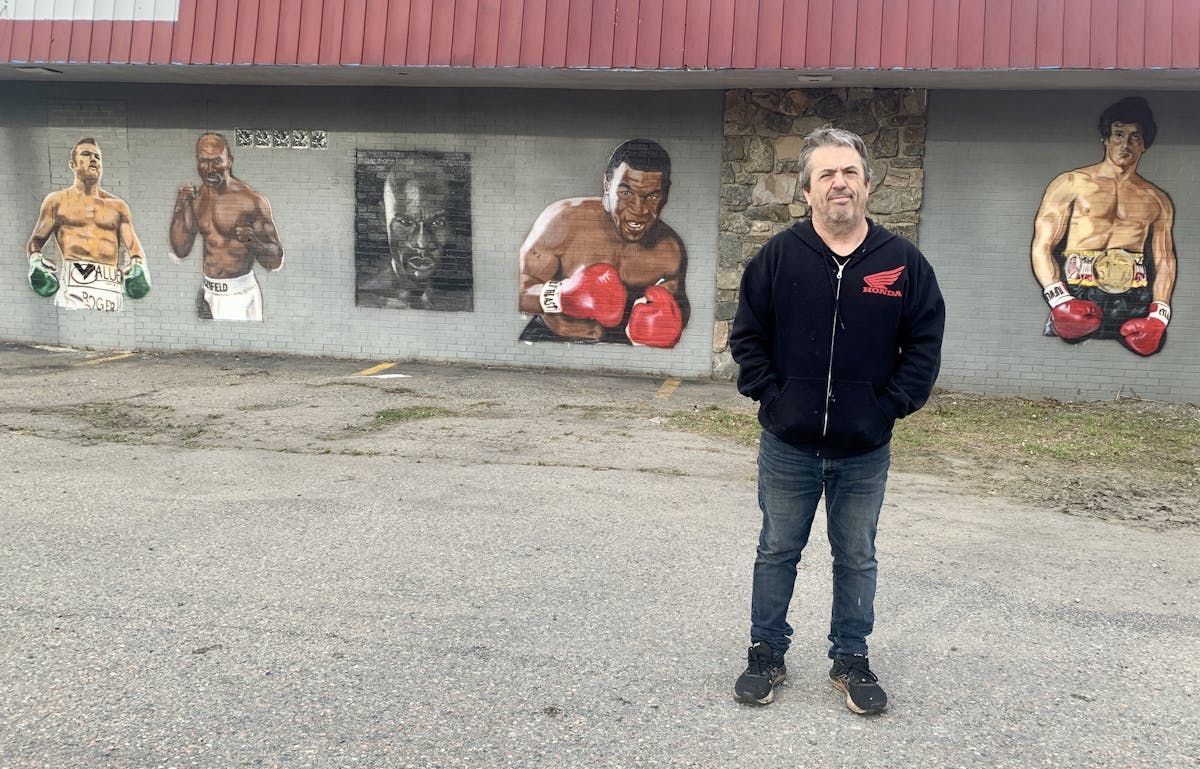 Hogan’s heroes: Artist painting portraits of pugilists on New Waterford ...