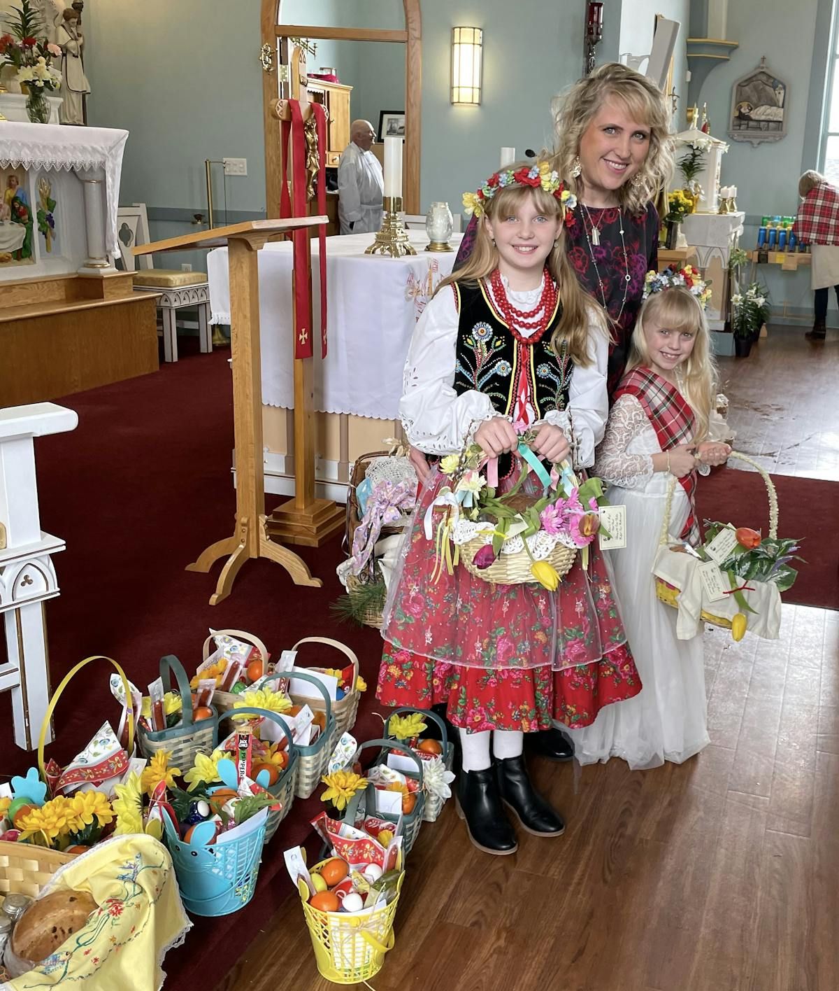 IN PHOTO: Basket blessings for a Polish Cape Breton Easter | PNI ...