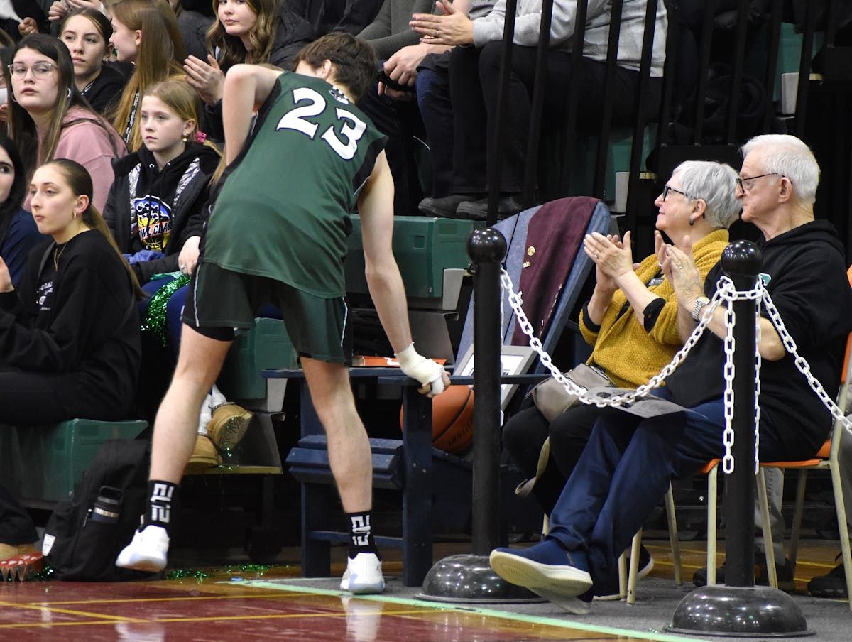 IN PHOTO: BEC Bears players remembering team's biggest fan at New ...