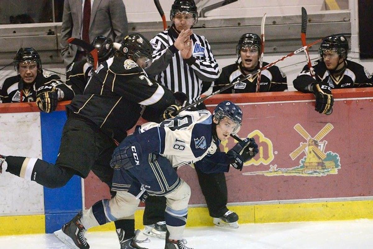 MacCallum gets victory as Islanders take 2-1 series lead Gallery | PNI ...