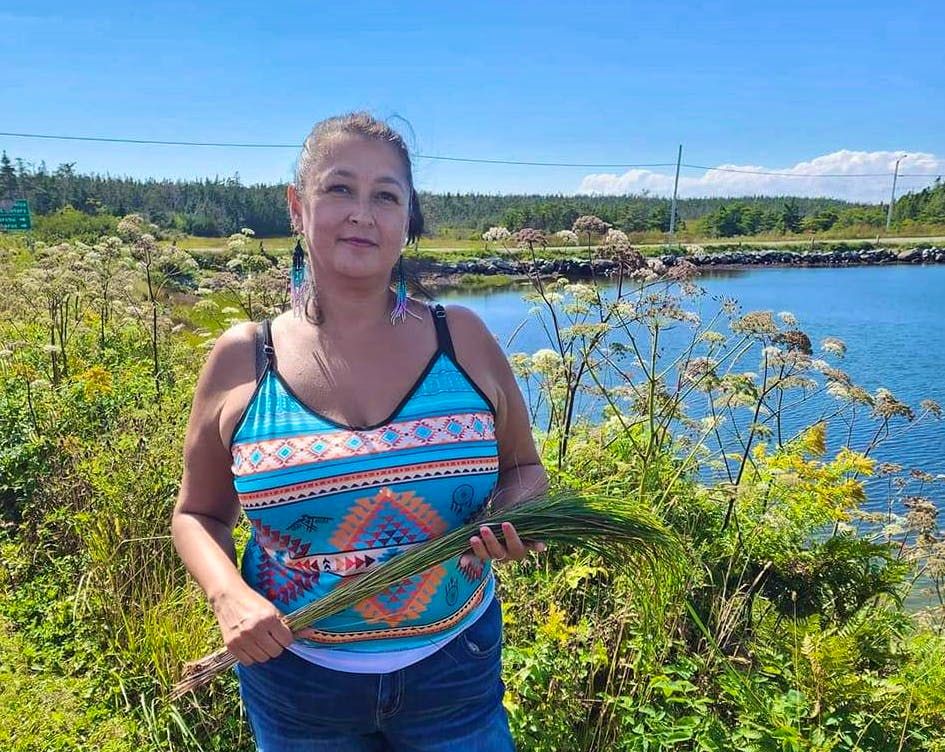 'It was really beautiful'; Eskasoni residents learn to pick sweetgrass ...