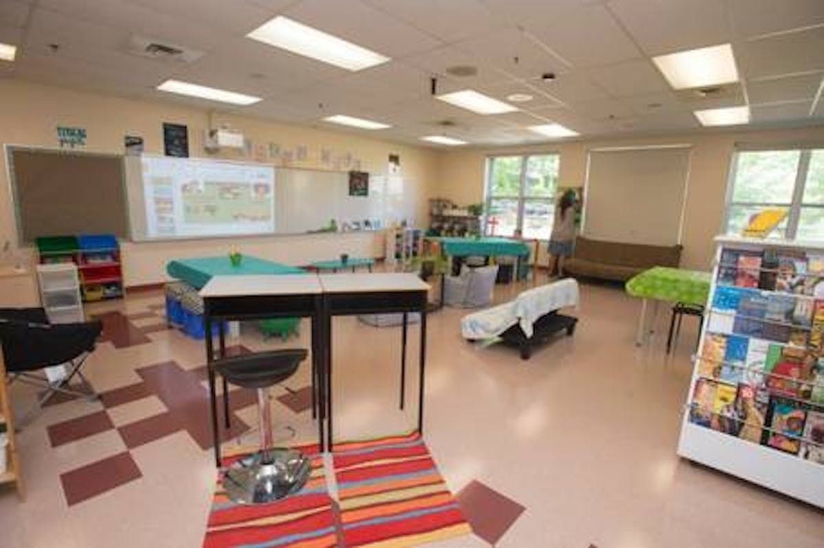 Pine Ridge Middle School teacher changes classroom to inspire ...