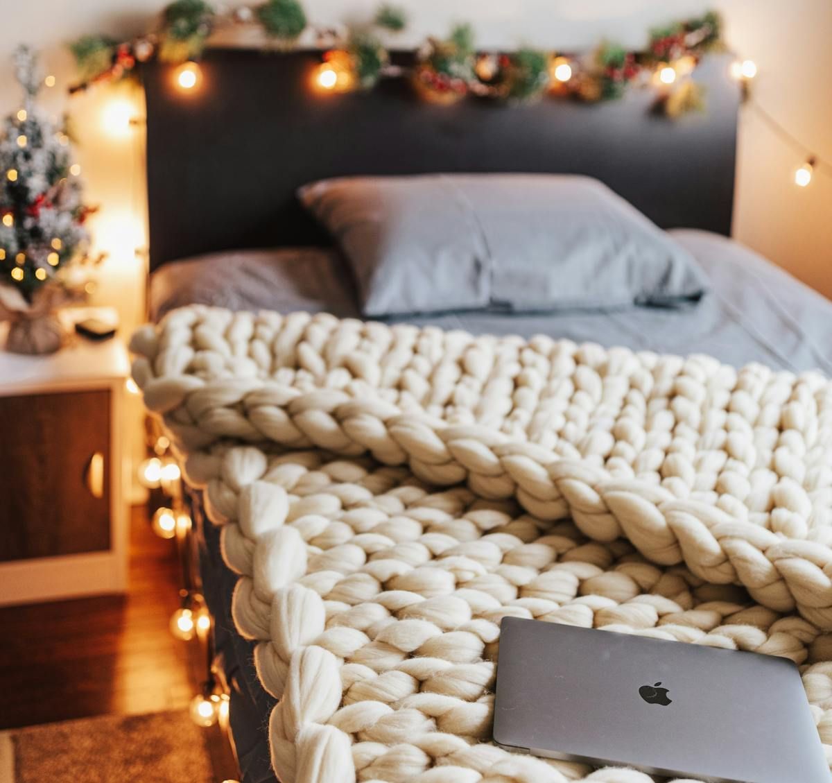 Like being in a cocoon: Weighted blankets can have a calming effect and ...