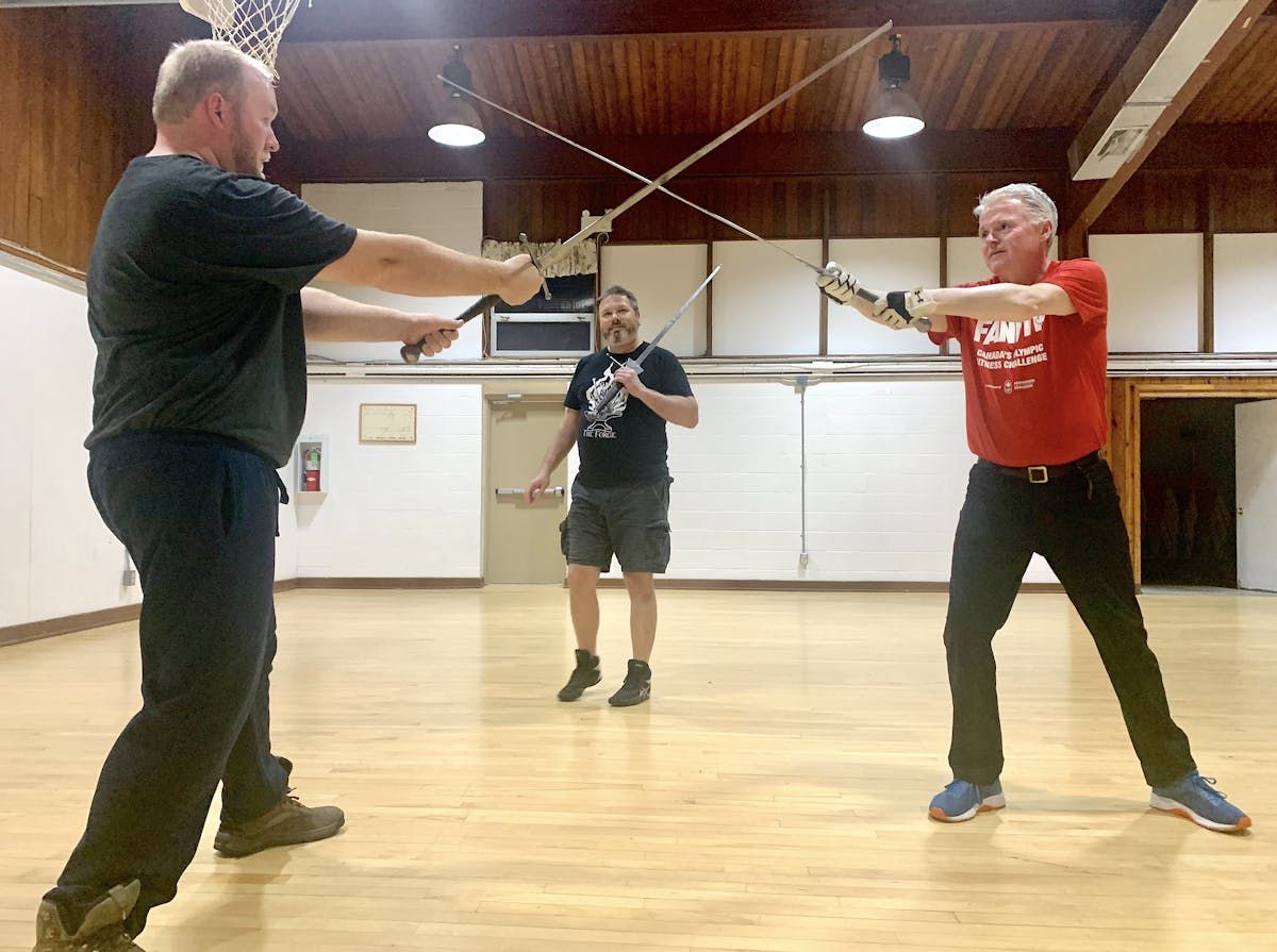Living on the edge: Sydney school teaches art of sword fighting | PNI ...