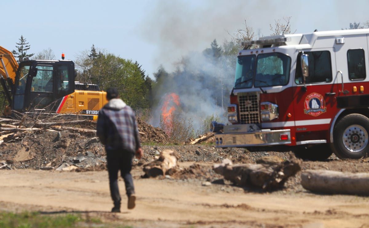 Forest fire breaks out in Mount Uniacke | PNI Atlantic News