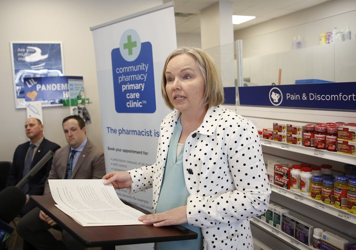 Premier, pharmacy association registrar tout N.S. health-care approach ...