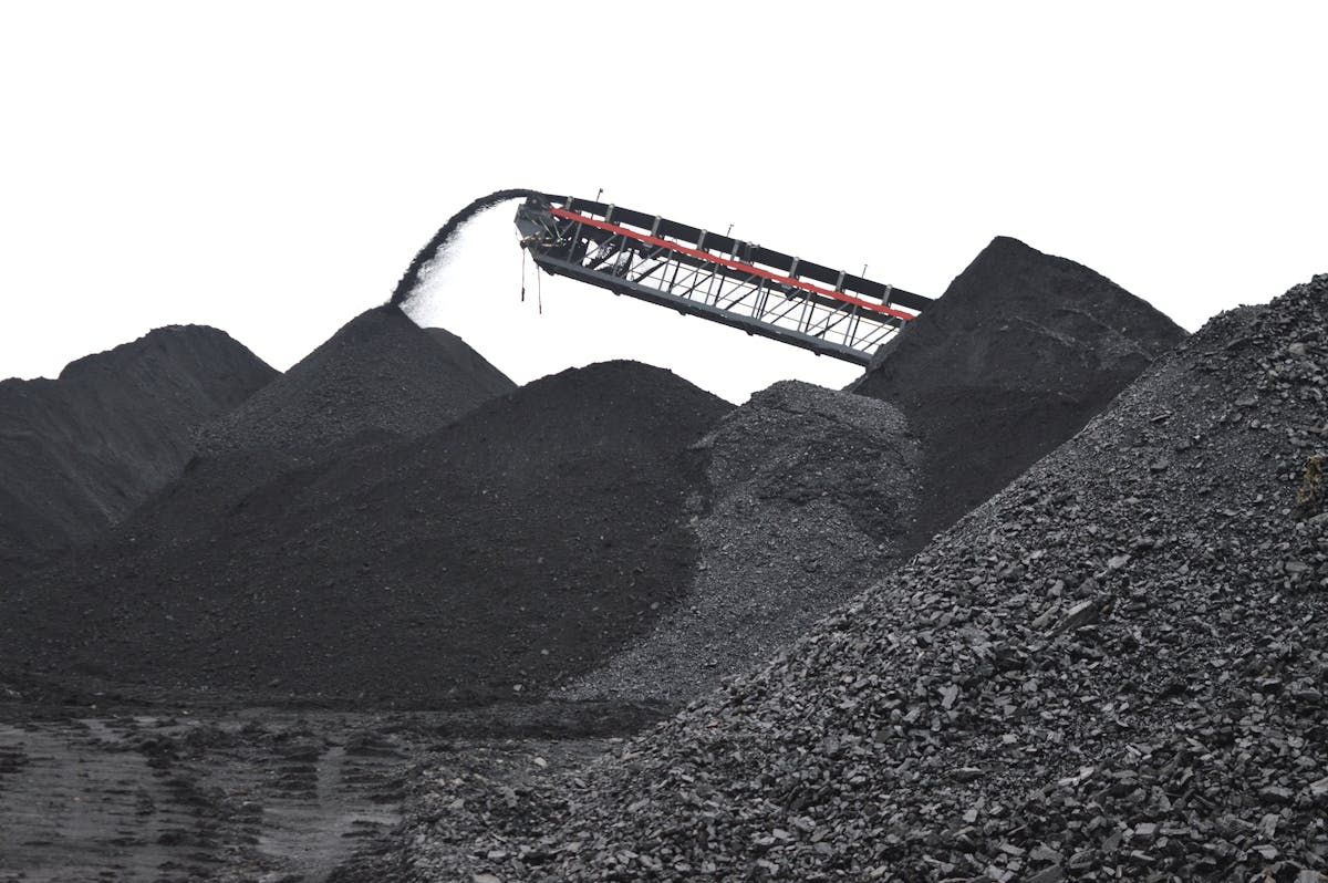 Operator of Cape Breton coal mine under microscope over roadway ...