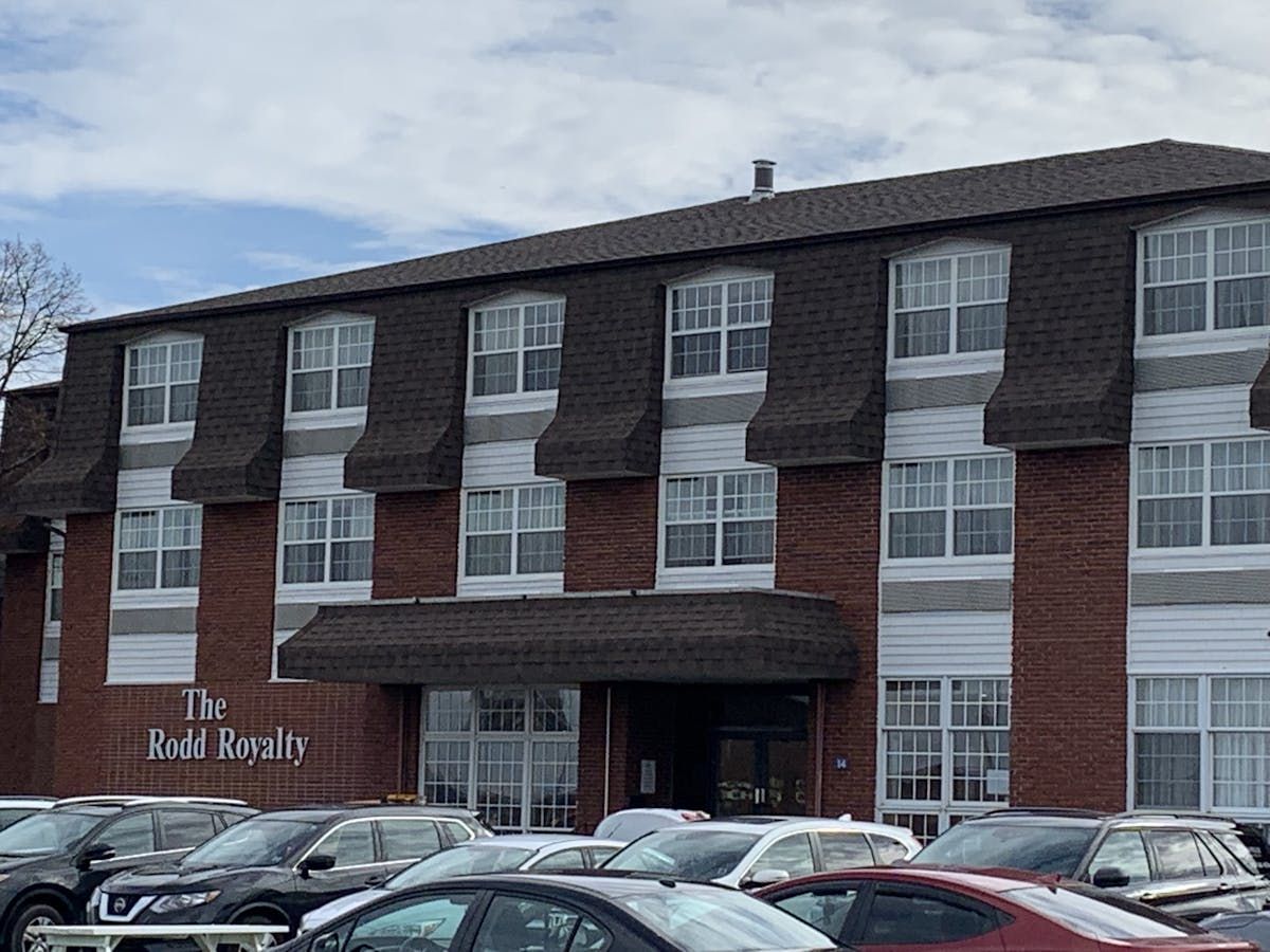 P.E.I. man sentenced for using stolen credit card to pay for hotel room ...