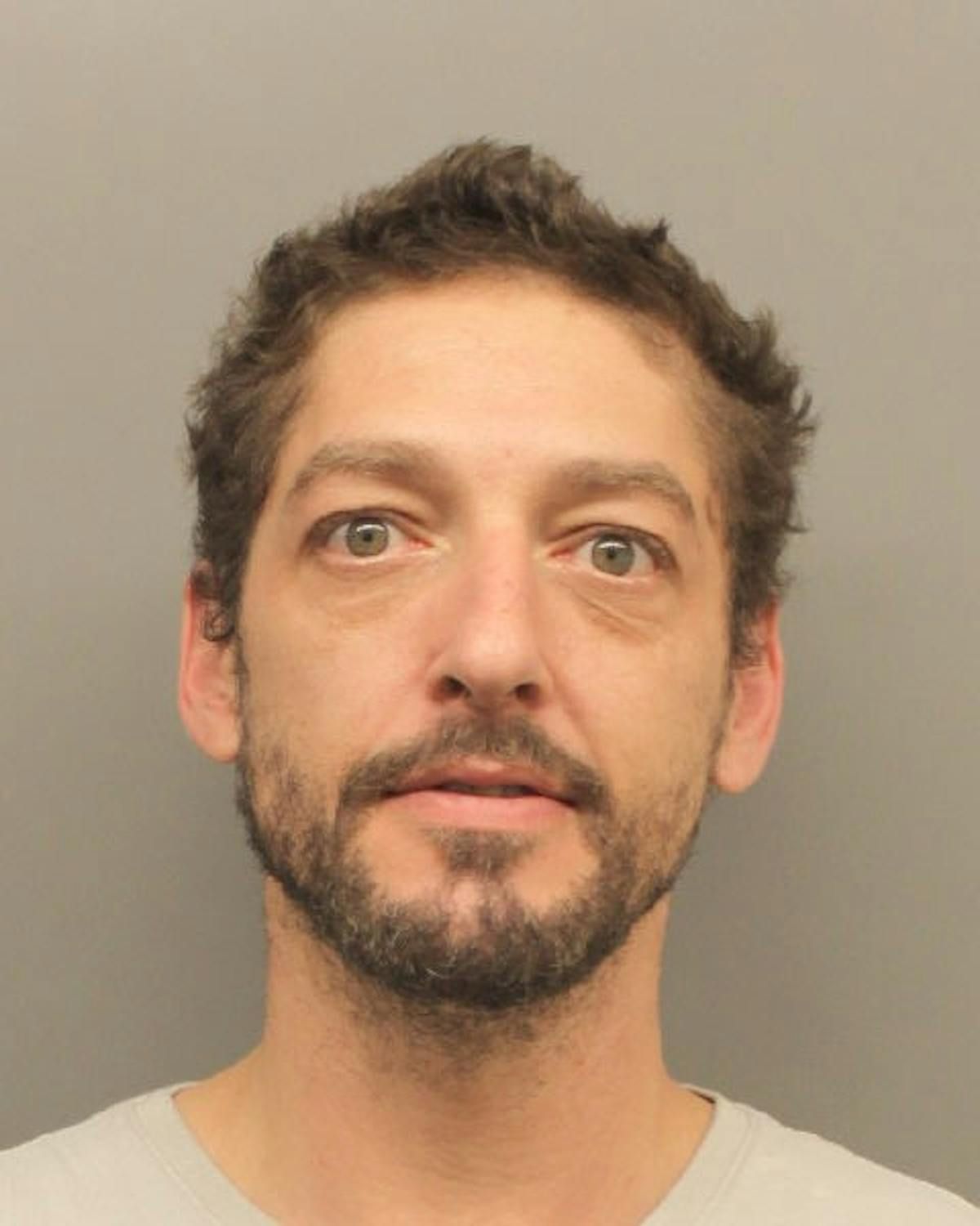 Kings County police still looking for wanted man who fled after crash ...