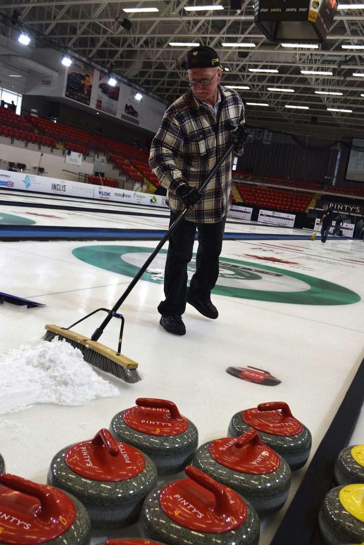 VIDEO: This is how to make ice for a curling tourney | PNI Atlantic News