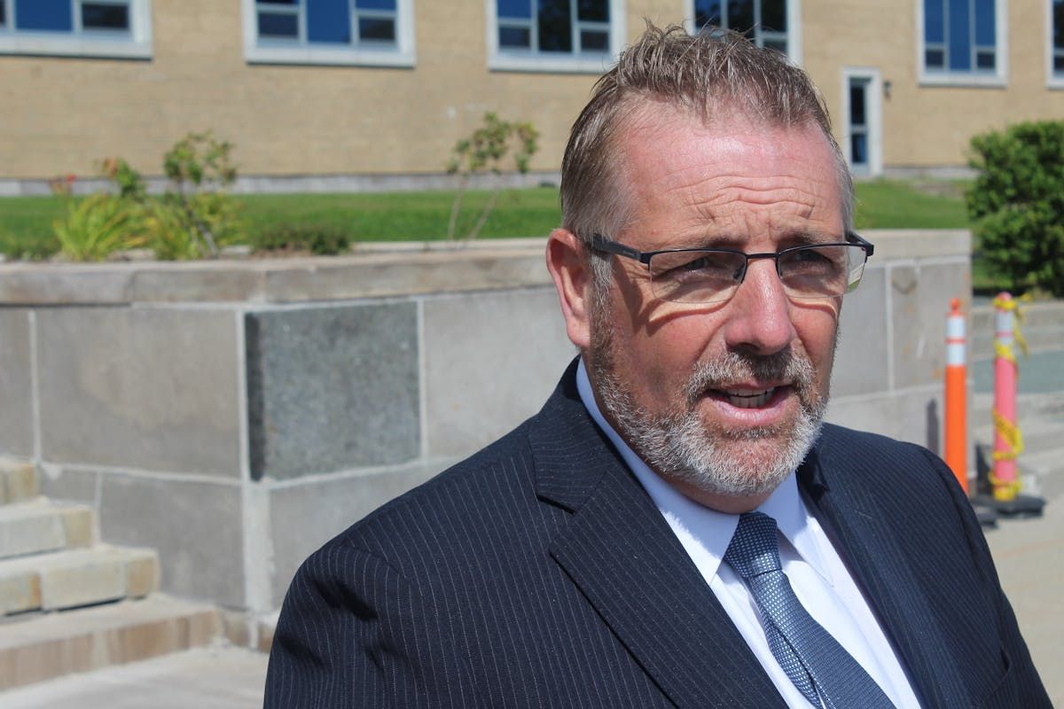 Province, merchant guild still at odds over contract positions | PNI ...