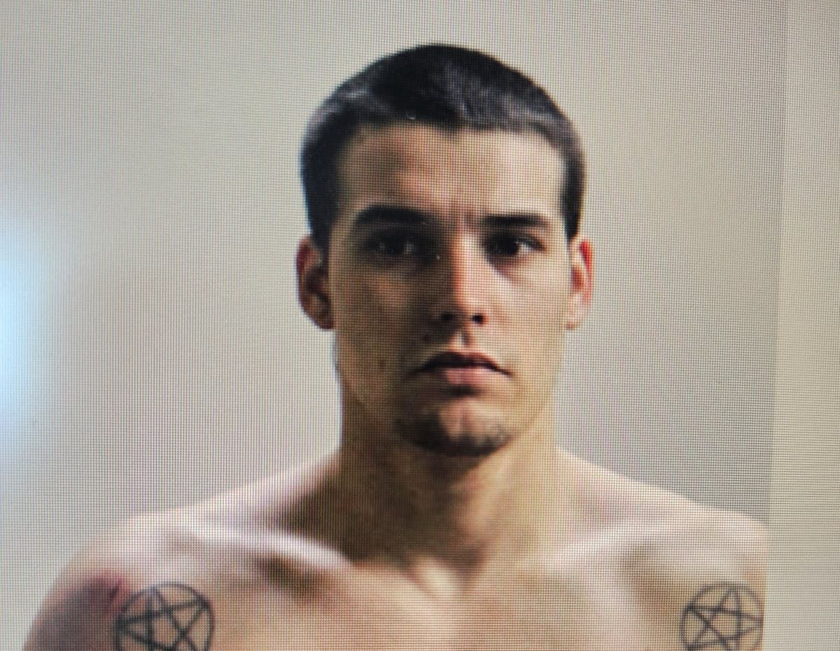 Mounties continue search for escaped inmate from West Coast ...