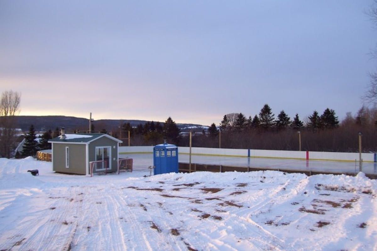 Dorchester-area man takes backyard rink to whole new level Gallery ...